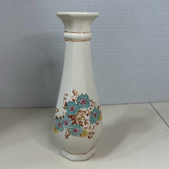 Vintage | Accents | Vintage Ftd Floral Ceramic Bud Vase 983 Made In ...